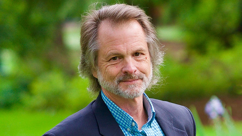SOJC alum and Pulitzer Prize winner Brent Walth ’84 teaches the next ...